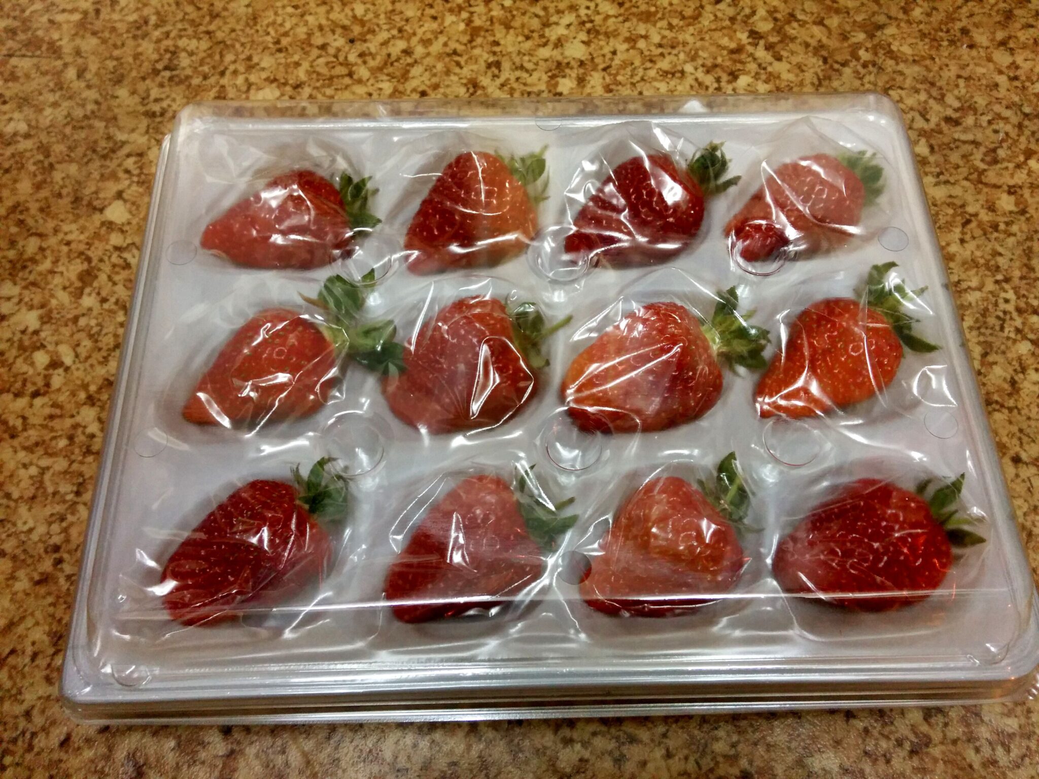 Cara Packing Buah Strawberry untuk Dikirim Agar Tetap Segar Sampai ...